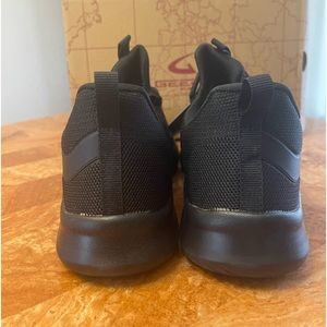 GEERS | Shoes | Geers Allblack Elasticlace Sneaker | Poshmark